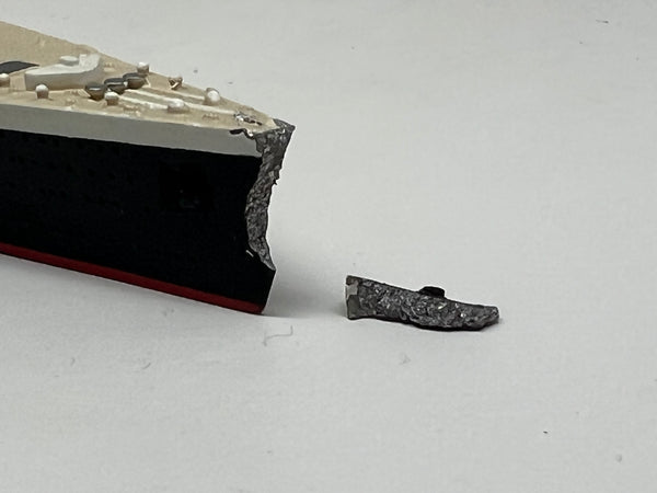 M 493 Queen Elizabeth Damaged (used) – 1250Ships.com